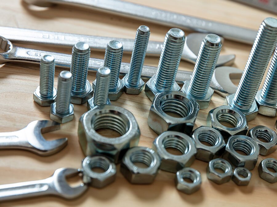 Welche Schlüsselgröße gehört zu welchen Schrauben und Muttern?